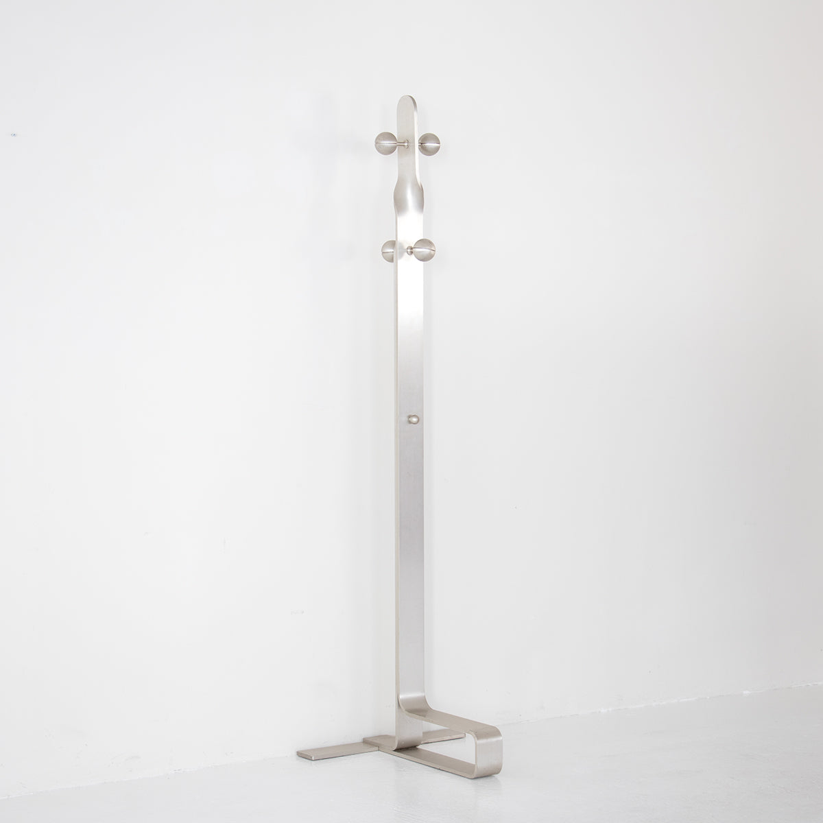 Coat stand – FILM
