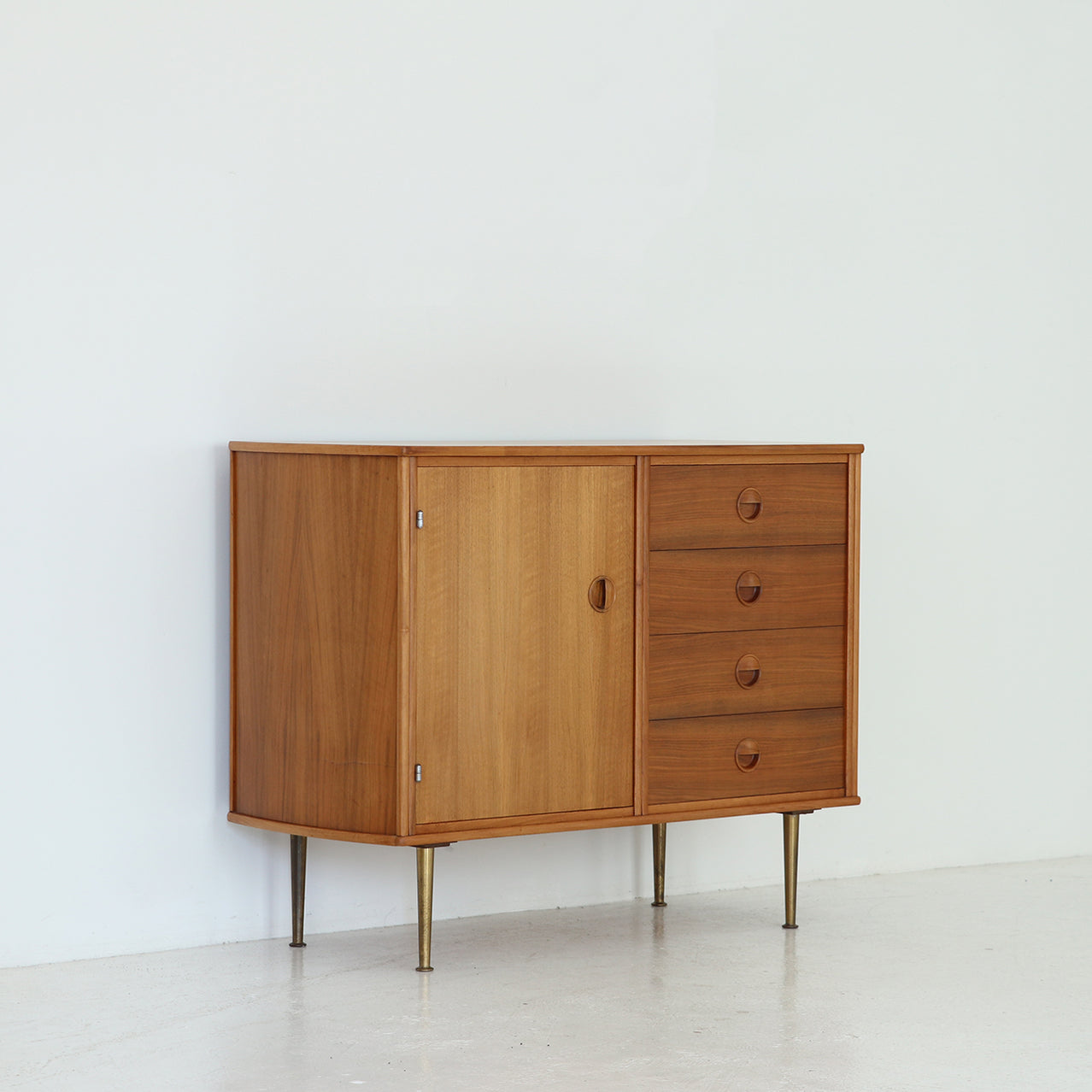 Cabinet – FILM
