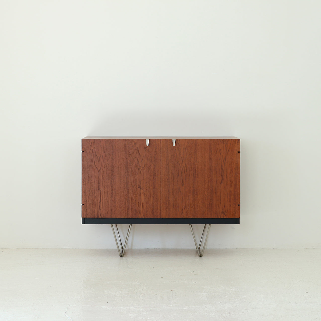 Cabinet – FILM